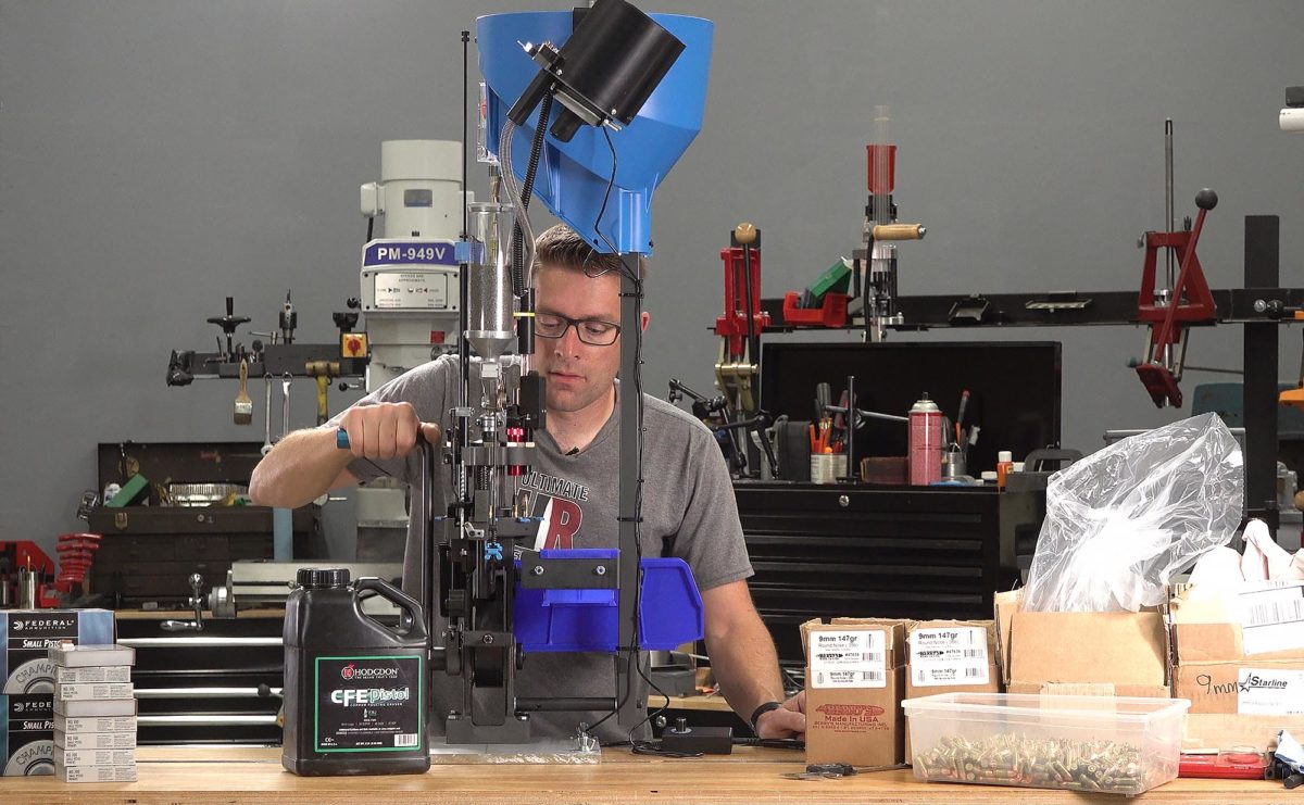 WARP SPEED! Loading 9mm on the Dillon RL 1100 with Mr. Bullet Feeder ...