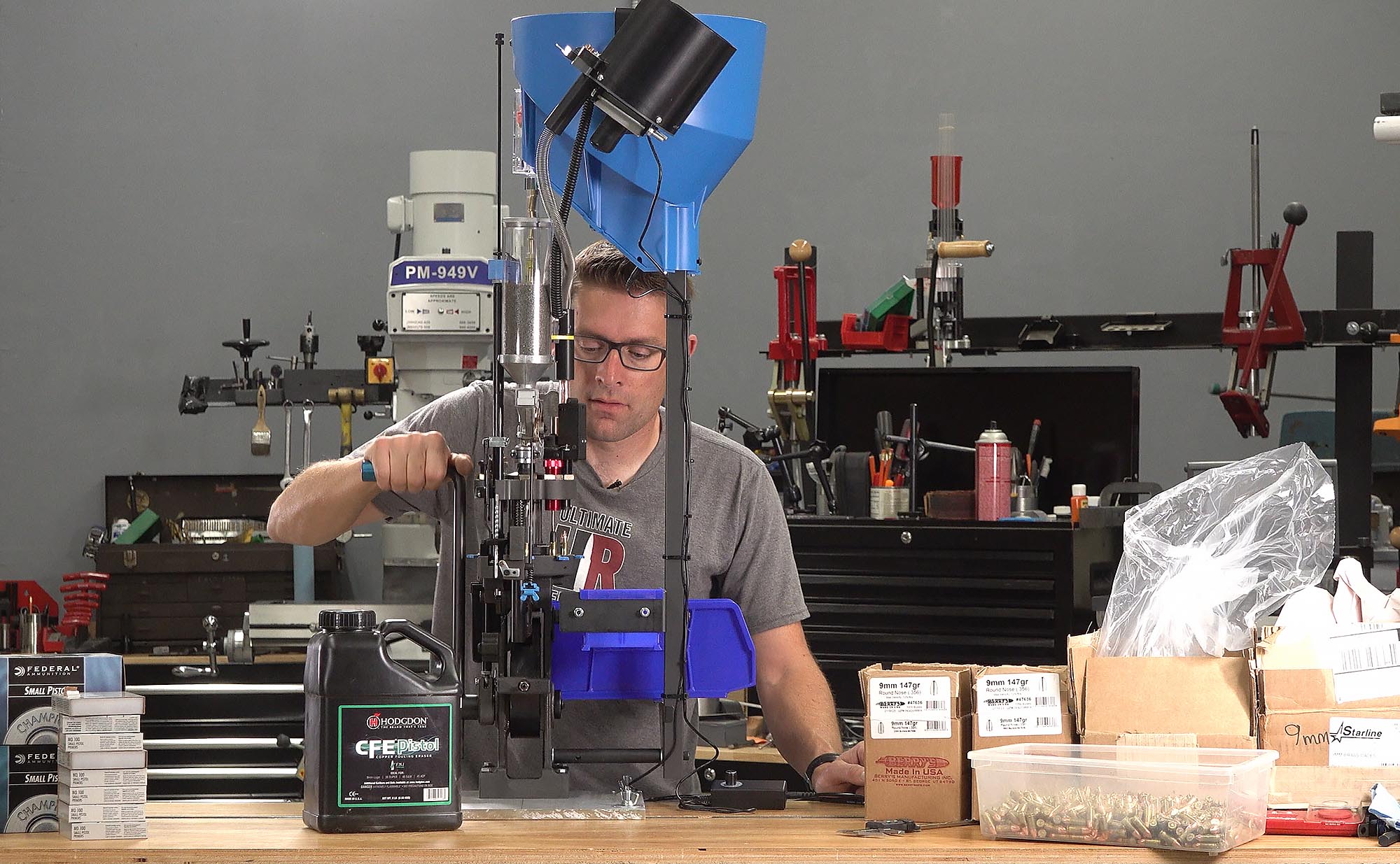 WARP SPEED! Loading 9mm on the Dillon RL 1100 with Mr. Bullet Feeder ...