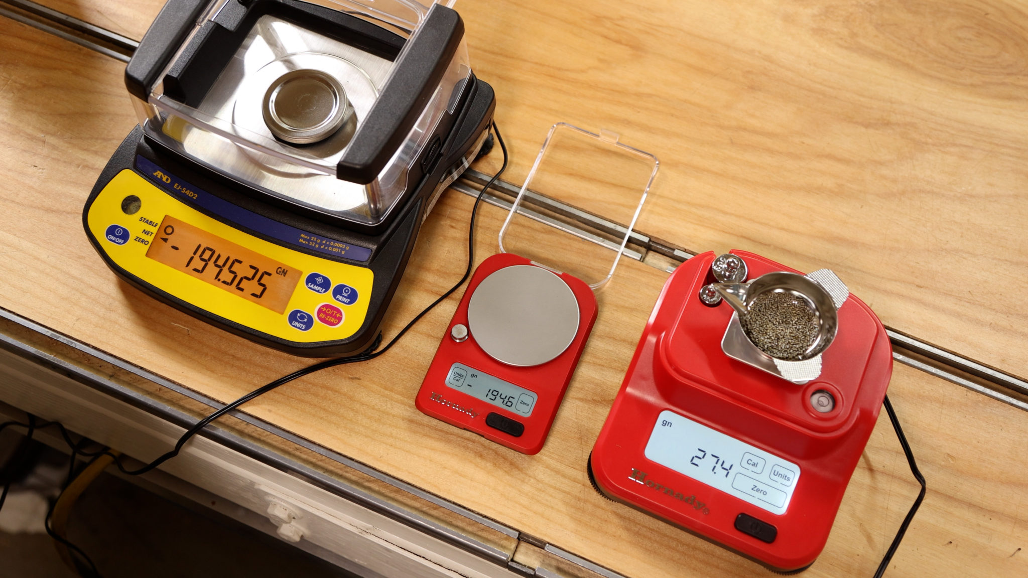 Hornady New Scales: G3-1500 Pocket Scale, M2 Digital Bench Scale ...