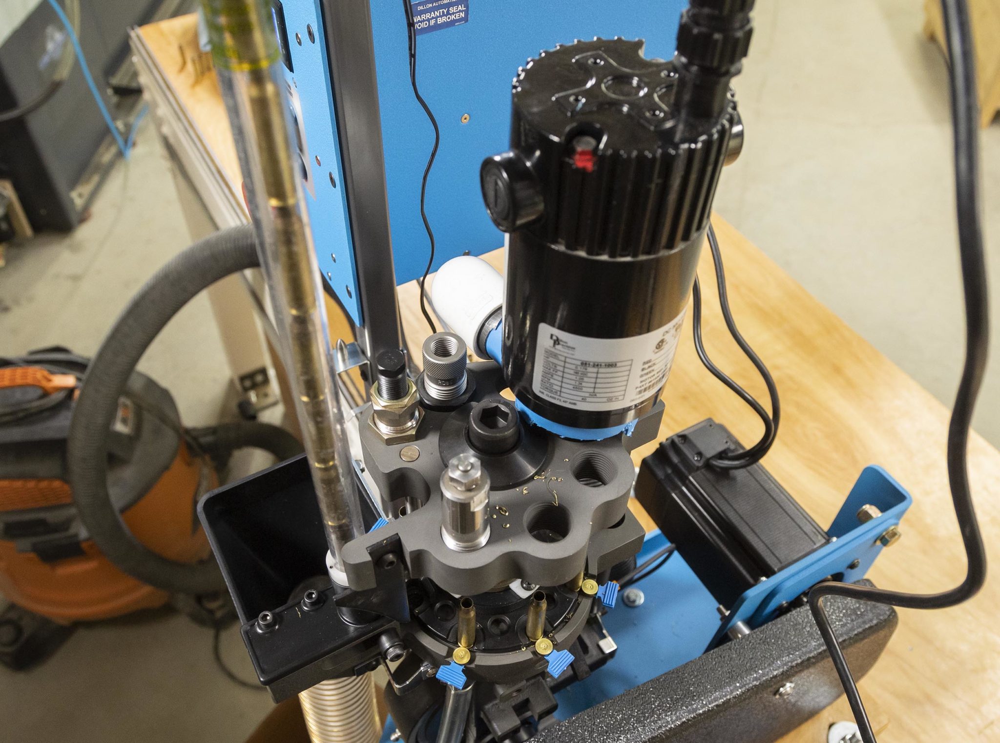 Dillon DA3000 Unboxing , Overview, Converting 223 to 300BLK – Ultimate ...