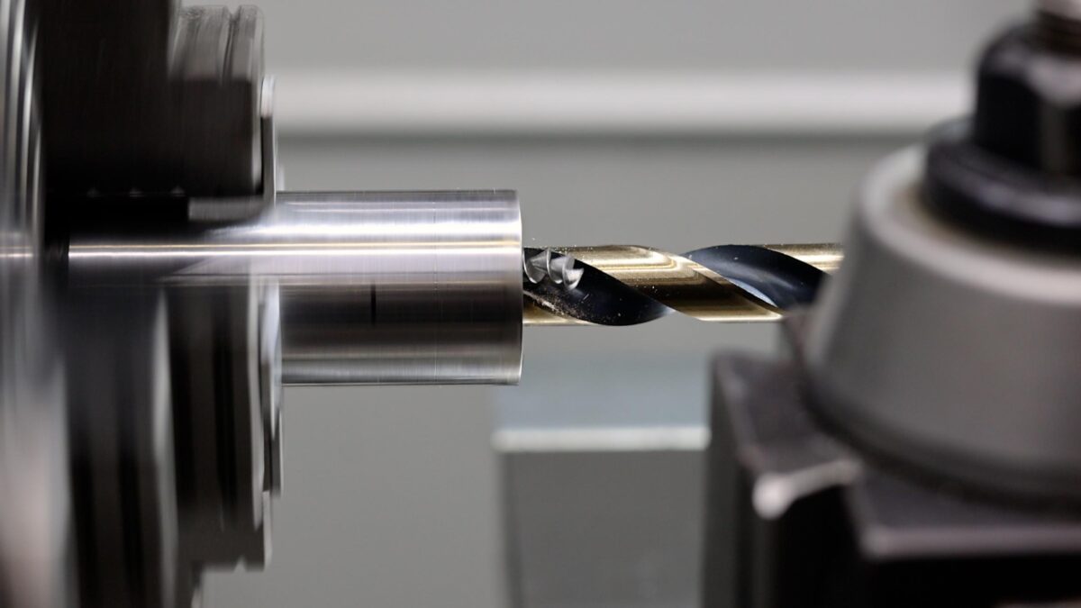 Rifle Building and Rock Chucking with Impact Shooting – Ultimate Reloader