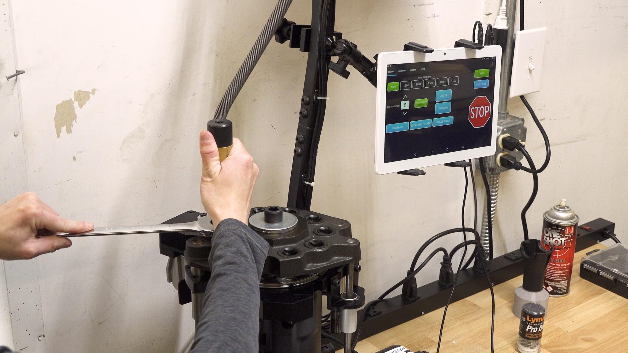 Reloading Problems: FW Arms Commercial Grade Solutions – Ultimate Reloader